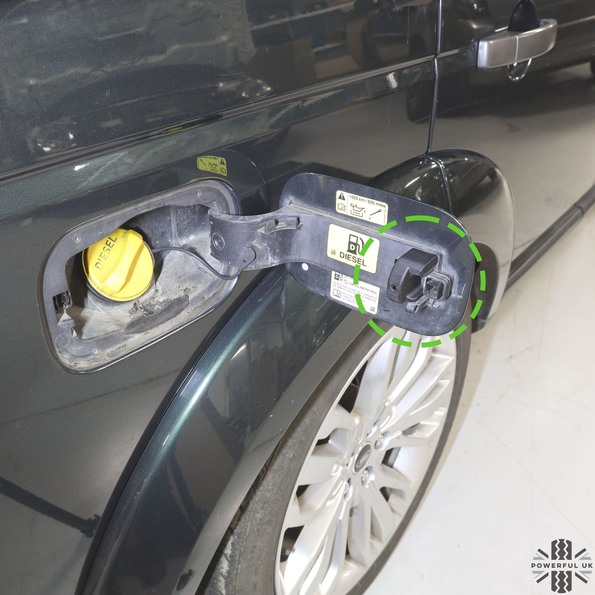 AirTag Vault / Holder for Fuel Filler Flap for Land Rover Discovery 3 ...